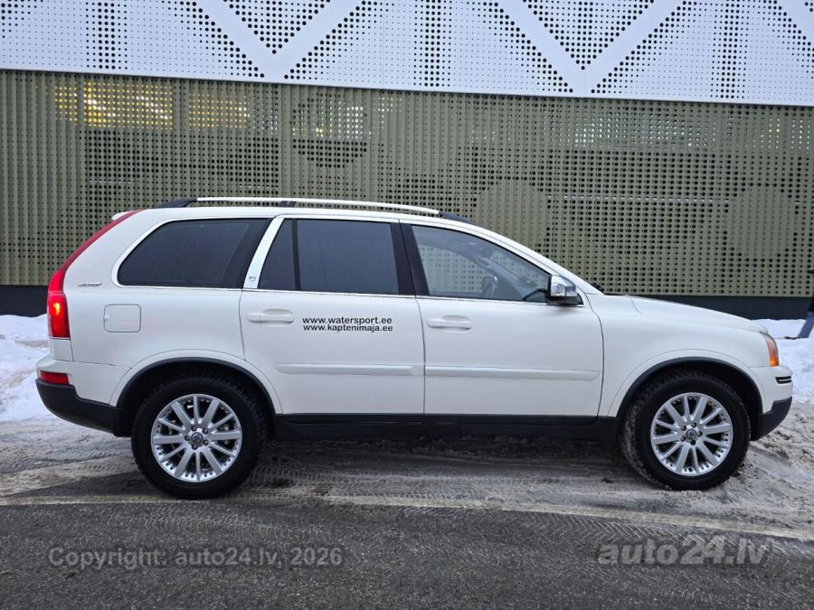 White Volvo XC90 2006 in Tallinn, with an engine capacity of 2.40 L and mileage of 284 thousand km for 6450 €, photo 1 on AUTOMOTO.COM.LV