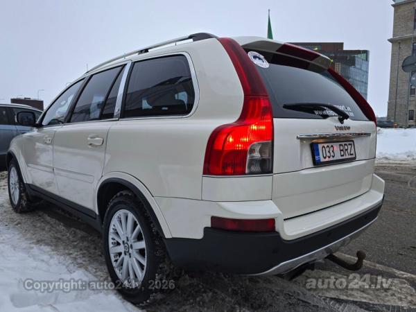 Balts Volvo XC90 2006 Tallina, ar dzinēja tilpumu 2.40 L un nobraukumu 284 tūkst. km par 6450 €, foto 6 vietnē AUTOMOTO.COM.LV