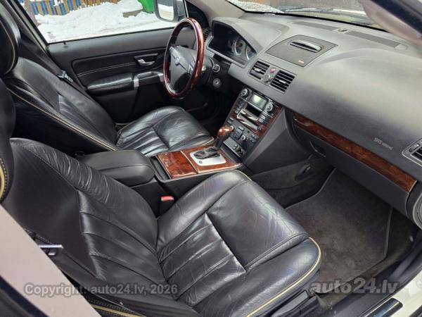 Balts Volvo XC90 2006 Tallina, ar dzinēja tilpumu 2.40 L un nobraukumu 284 tūkst. km par 6450 €, foto 11 vietnē AUTOMOTO.COM.LV