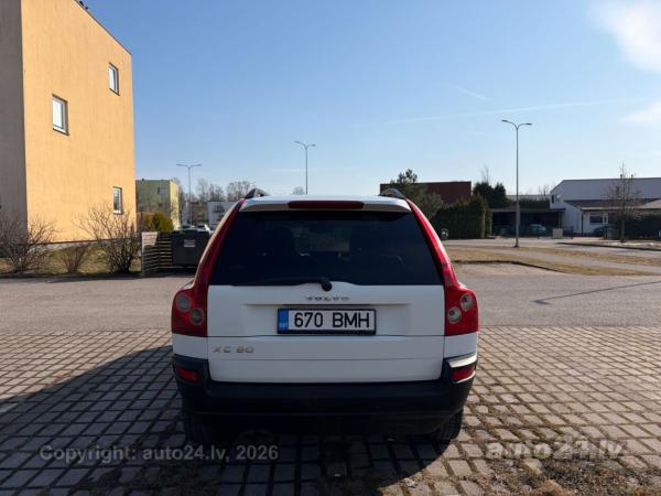 Balts Volvo XC90 2006 Tallina, ar dzinēja tilpumu 2.50 L un nobraukumu 215 tūkst. km par 4499 €, foto 4 vietnē AUTOMOTO.COM.LV