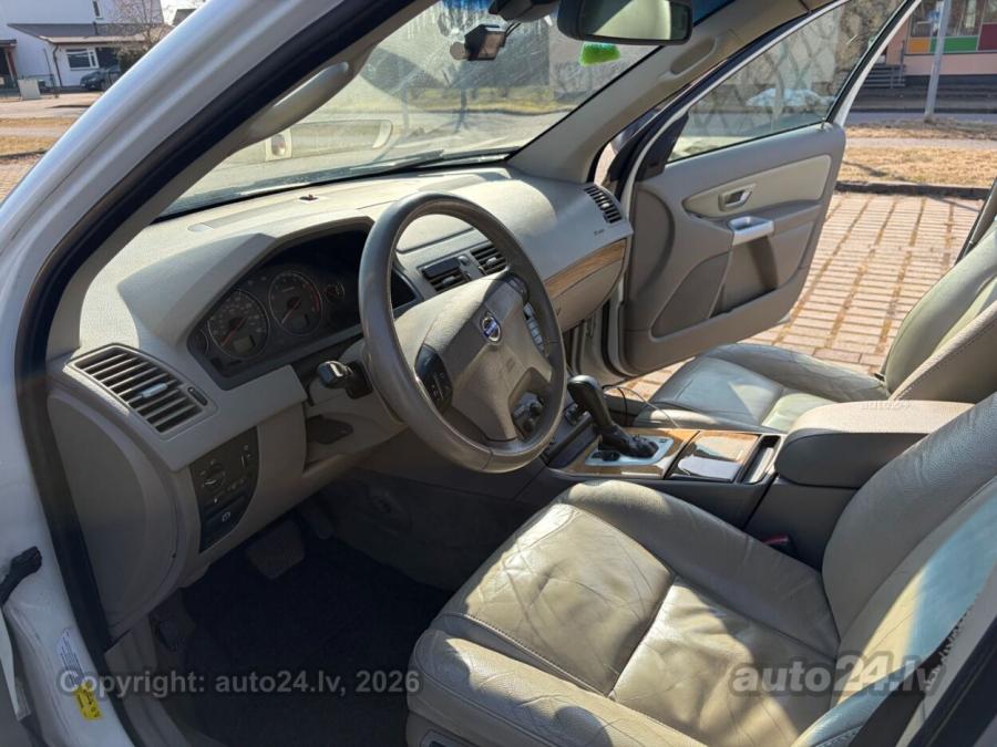 Balts Volvo XC90 2006 Tallina, ar dzinēja tilpumu 2.50 L un nobraukumu 215 tūkst. km par 4499 €, foto 8 vietnē AUTOMOTO.COM.LV