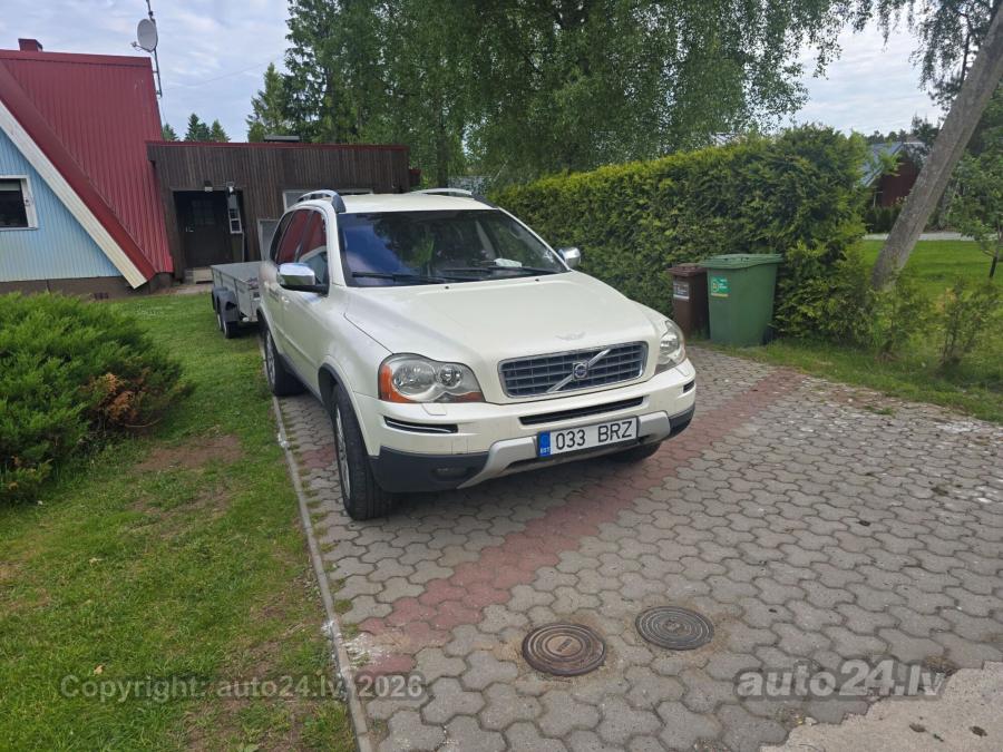 Balts Volvo XC90 2006 Tallina, ar dzinēja tilpumu 2.40 L un nobraukumu 290 tūkst. km par 6500 €, foto 1 vietnē AUTOMOTO.COM.LV