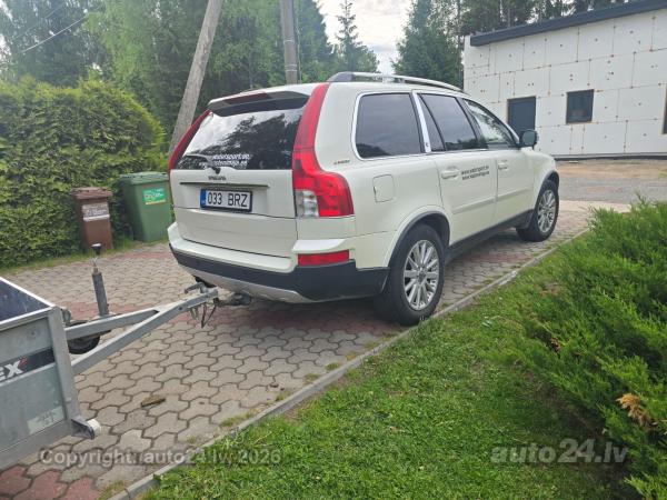 Balts Volvo XC90 2006 Tallina, ar dzinēja tilpumu 2.40 L un nobraukumu 290 tūkst. km par 6500 €, foto 4 vietnē AUTOMOTO.COM.LV