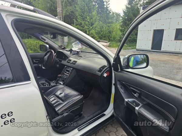 Balts Volvo XC90 2006 Tallina, ar dzinēja tilpumu 2.40 L un nobraukumu 290 tūkst. km par 6500 €, foto 5 vietnē AUTOMOTO.COM.LV