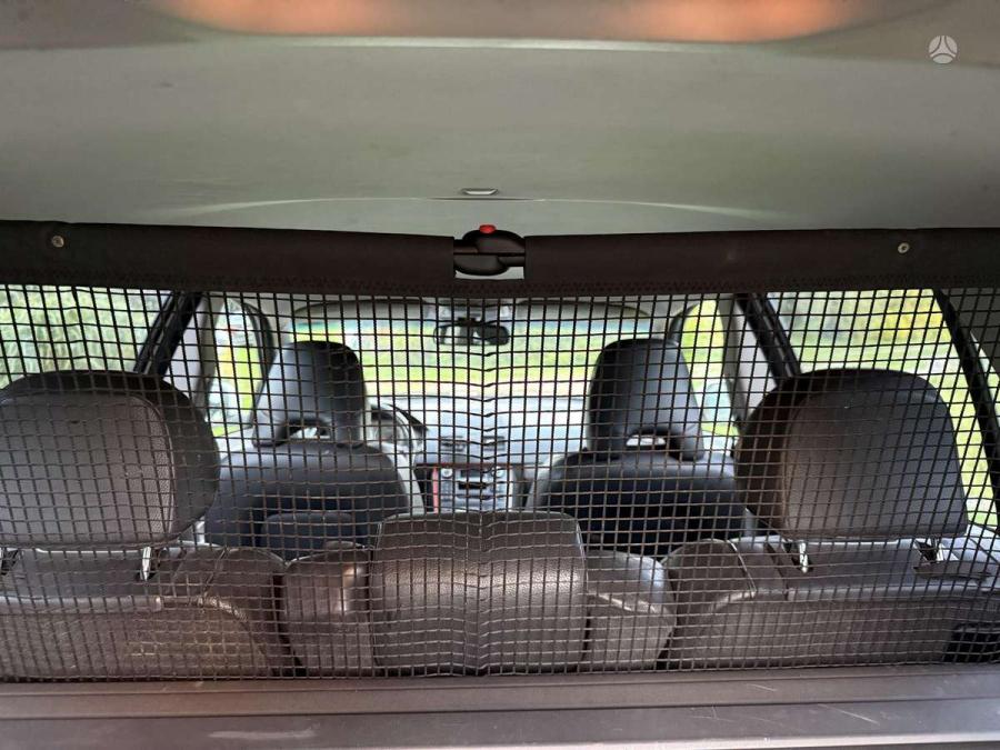 White Volvo XC90 2006 in Alytus, with an engine capacity of 2.40 L and mileage of 378 thousand km for 4500 €, photo 10 on AUTOMOTO.COM.LV