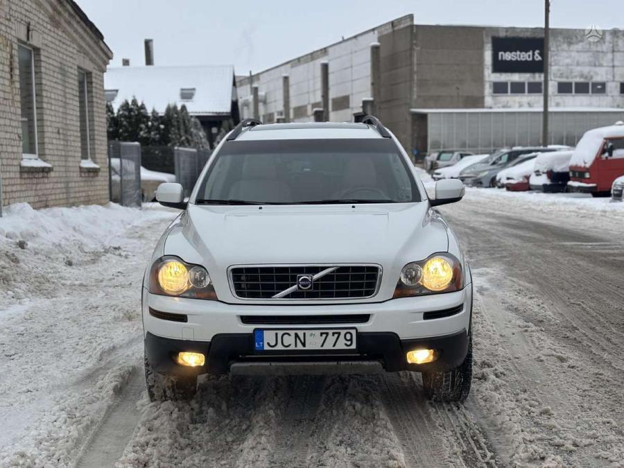 White Volvo XC90 2007 in Utena, with an engine capacity of 3.19 L and mileage of 175 thousand km for 2350 €, photo 2 on AUTOMOTO.COM.LV