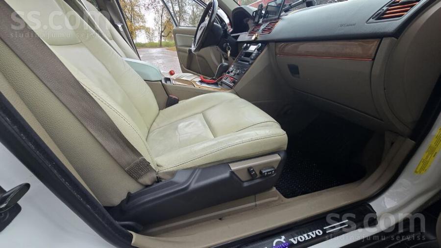 Balts Volvo XC90 2007 Rīga, ar dzinēja tilpumu 3.20 L un nobraukumu 224 tūkst. km par 5990 €, foto 13 vietnē AUTOMOTO.COM.LV