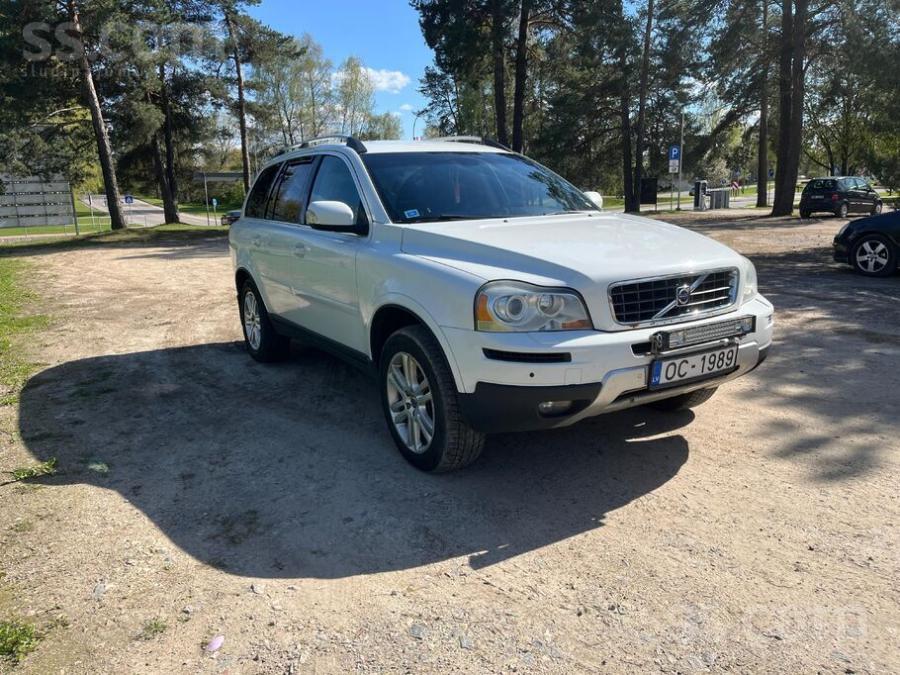 Balts Volvo XC90 2007 Ogre, ar dzinēja tilpumu 2.40 L un nobraukumu 329 tūkst. km par 5300 €, foto 3 vietnē AUTOMOTO.COM.LV