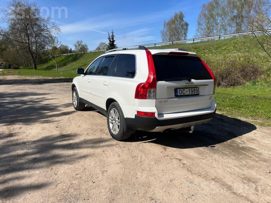 Balts Volvo XC90 2007 Ogre, ar dzinēja tilpumu 2.40 L un nobraukumu 329 tūkst. km par 5300 €, foto 5 vietnē AUTOMOTO.COM.LV