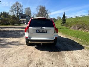 Balts Volvo XC90 2007 Ogre, ar dzinēja tilpumu 2.40 L un nobraukumu 329 tūkst. km par 5300 €, foto 7 vietnē AUTOMOTO.COM.LV