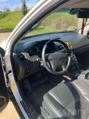 Balts Volvo XC90 2007 Ogre, ar dzinēja tilpumu 2.40 L un nobraukumu 329 tūkst. km par 5300 €, foto 8 vietnē AUTOMOTO.COM.LV