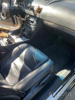 Balts Volvo XC90 2007 Ogre, ar dzinēja tilpumu 2.40 L un nobraukumu 329 tūkst. km par 5300 €, foto 10 vietnē AUTOMOTO.COM.LV