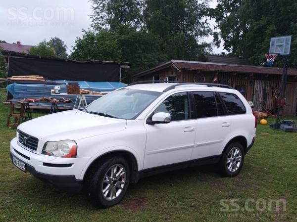 Balts Volvo XC90 2007 Rīga, ar dzinēja tilpumu 2.40 L un nobraukumu 297 tūkst. km par 4599 €, foto 2 vietnē AUTOMOTO.COM.LV