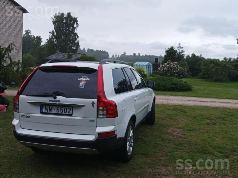 Balts Volvo XC90 2007 Rīga, ar dzinēja tilpumu 2.40 L un nobraukumu 297 tūkst. km par 4599 €, foto 5 vietnē AUTOMOTO.COM.LV