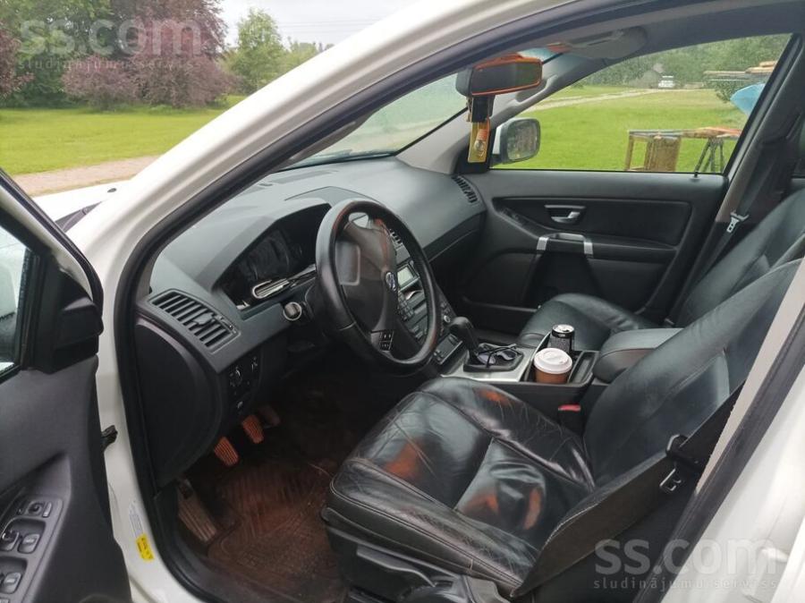 Balts Volvo XC90 2007 Rīga, ar dzinēja tilpumu 2.40 L un nobraukumu 297 tūkst. km par 4599 €, foto 6 vietnē AUTOMOTO.COM.LV