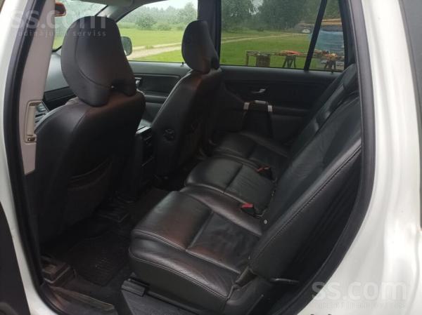 Balts Volvo XC90 2007 Rīga, ar dzinēja tilpumu 2.40 L un nobraukumu 297 tūkst. km par 4599 €, foto 6 vietnē AUTOMOTO.COM.LV