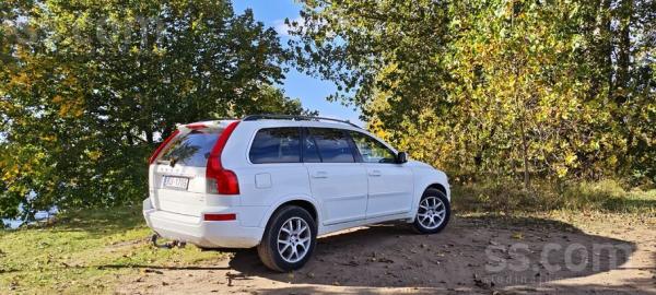 White Volvo XC90 2007 in Riga, with an engine capacity of 3.20 L and mileage of 215 thousand km for 6750 €, photo 4 on AUTOMOTO.COM.LV