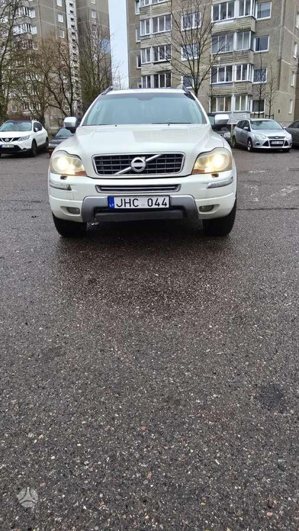 White Volvo XC90 2008 in Vilnius, with an engine capacity of 4.41 L and mileage of 250 thousand km for 5500 €, photo 2 on AUTOMOTO.COM.LV