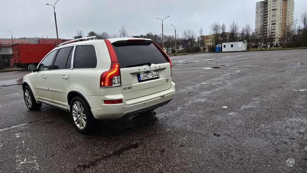 White Volvo XC90 2008 in Vilnius, with an engine capacity of 4.41 L and mileage of 250 thousand km for 5500 €, photo 4 on AUTOMOTO.COM.LV