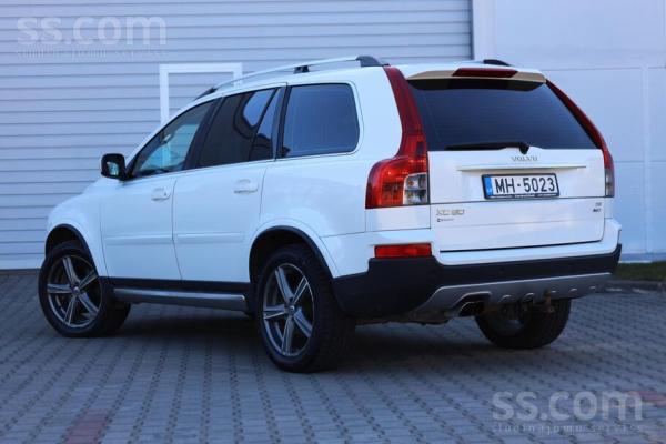 White Volvo XC90 2008 in Riga, with an engine capacity of 2.40 L and mileage of 0 thousand km for 4995 €, photo 4 on AUTOMOTO.COM.LV