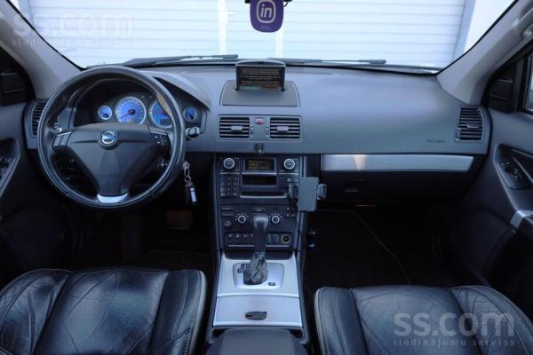 White Volvo XC90 2008 in Riga, with an engine capacity of 2.40 L and mileage of 0 thousand km for 4995 €, photo 6 on AUTOMOTO.COM.LV