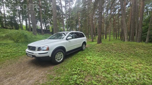 White Volvo XC90 2008 in Riga, with an engine capacity of 3.20 L and mileage of 275 thousand km for 4500 €, photo 4 on AUTOMOTO.COM.LV