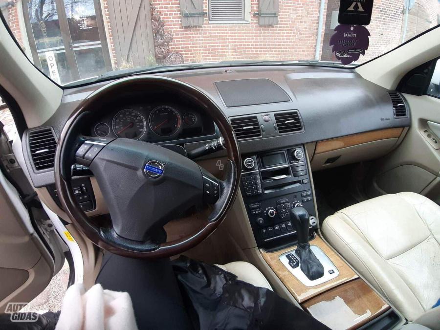 Balts Volvo XC90 2008 Klaipėda, ar dzinēja tilpumu 3.20 L un nobraukumu 350 tūkst. km par 5000 €, foto 8 vietnē AUTOMOTO.COM.LV