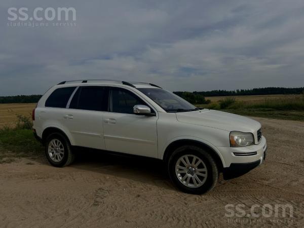 White Volvo XC90 2008 in Jelgava, with an engine capacity of 2.40 L and mileage of 366 thousand km for 5480 €, photo 3 on AUTOMOTO.COM.LV