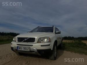 White Volvo XC90 2008 in Jelgava, with an engine capacity of 2.40 L and mileage of 366 thousand km for 5480 €, photo 8 on AUTOMOTO.COM.LV