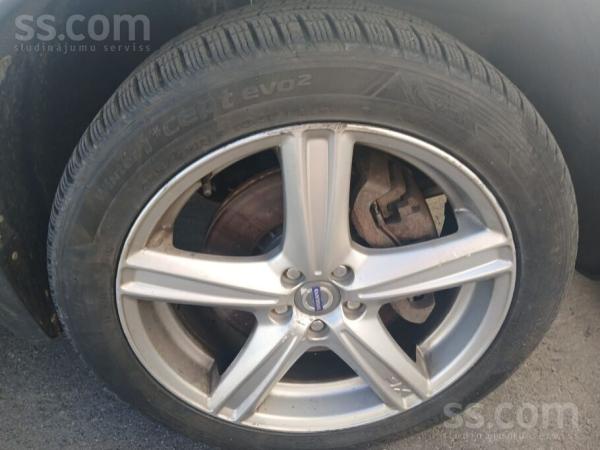 White Volvo XC90 2008 in Daugavpils, with an engine capacity of 2.40 L and mileage of 411 thousand km for 5300 €, photo 10 on AUTOMOTO.COM.LV