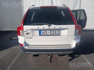 Balts Volvo XC90 2008 Daugavpils, ar dzinēja tilpumu 2.40 L un nobraukumu 411 tūkst. km par 5300 €, foto 3 vietnē AUTOMOTO.COM.LV