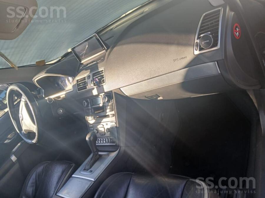 Balts Volvo XC90 2008 Daugavpils, ar dzinēja tilpumu 2.40 L un nobraukumu 411 tūkst. km par 5300 €, foto 9 vietnē AUTOMOTO.COM.LV