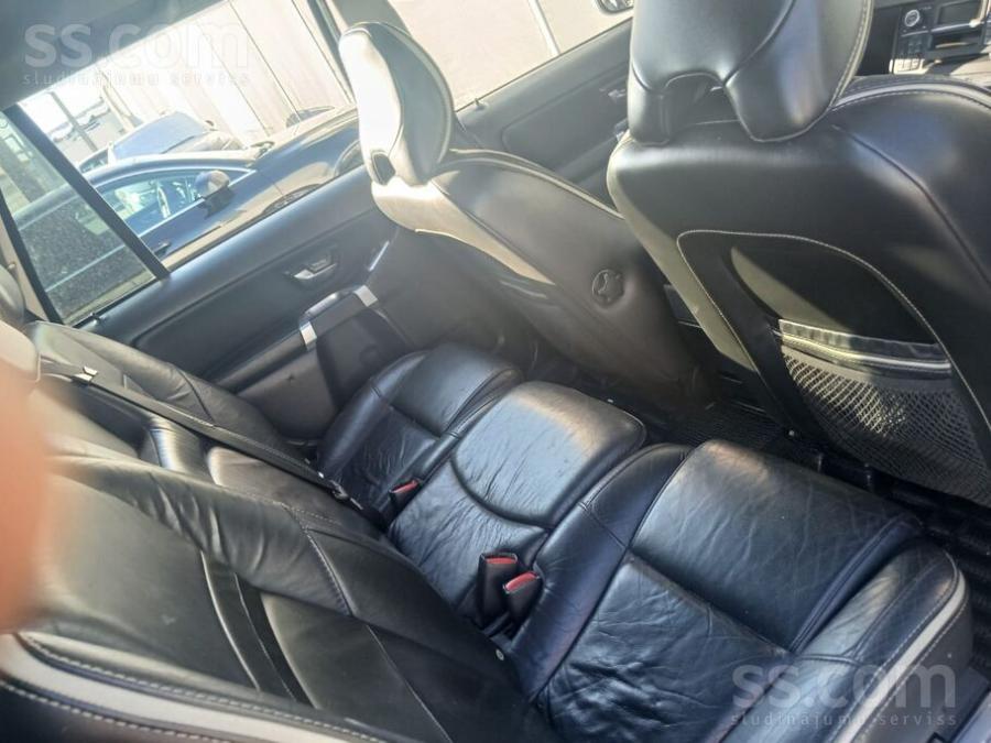 Balts Volvo XC90 2008 Daugavpils, ar dzinēja tilpumu 2.40 L un nobraukumu 411 tūkst. km par 5300 €, foto 10 vietnē AUTOMOTO.COM.LV