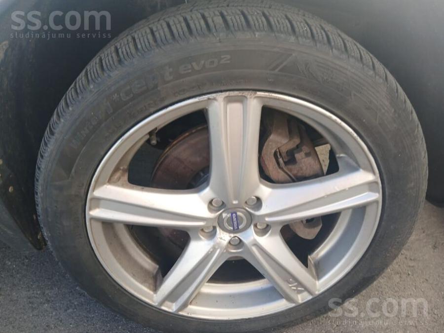 Balts Volvo XC90 2008 Daugavpils, ar dzinēja tilpumu 2.40 L un nobraukumu 411 tūkst. km par 5300 €, foto 11 vietnē AUTOMOTO.COM.LV