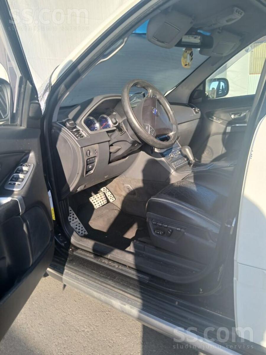Balts Volvo XC90 2008 Daugavpils, ar dzinēja tilpumu 2.40 L un nobraukumu 411 tūkst. km par 5300 €, foto 20 vietnē AUTOMOTO.COM.LV