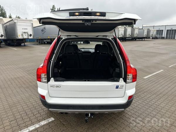 Balts Volvo XC90 2008 Rīga, ar dzinēja tilpumu 2.40 L un nobraukumu 227 tūkst. km par 4780 €, foto 5 vietnē AUTOMOTO.COM.LV