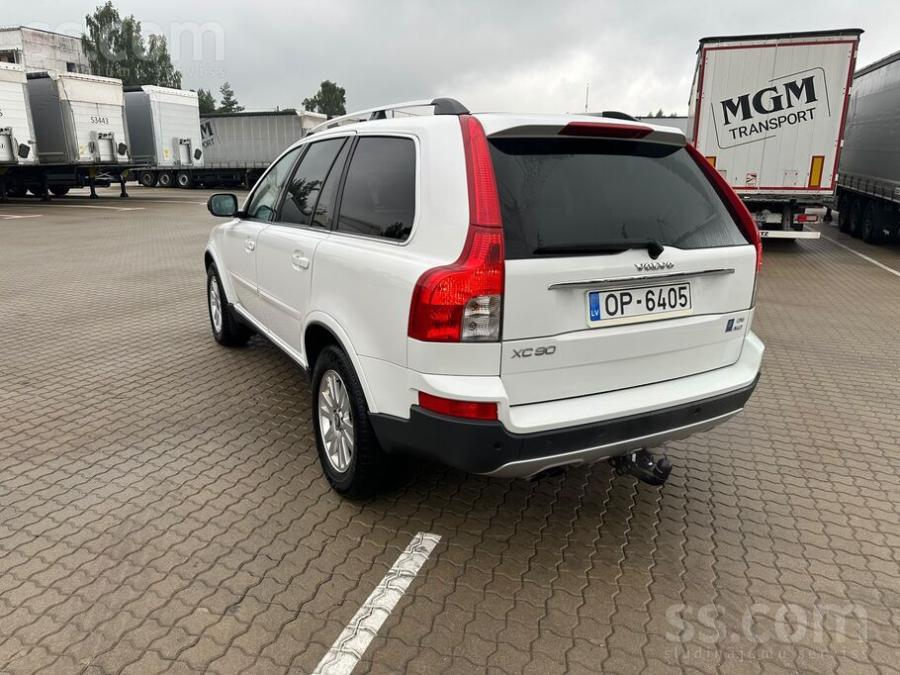 Balts Volvo XC90 2008 Rīga, ar dzinēja tilpumu 2.40 L un nobraukumu 227 tūkst. km par 4780 €, foto 7 vietnē AUTOMOTO.COM.LV