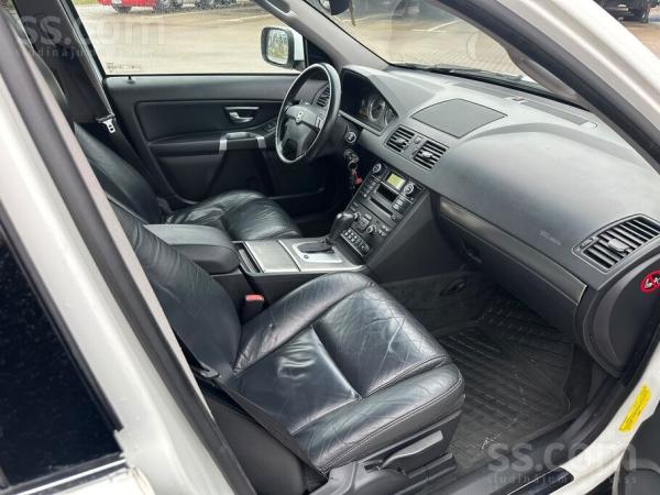 Balts Volvo XC90 2008 Rīga, ar dzinēja tilpumu 2.40 L un nobraukumu 227 tūkst. km par 4780 €, foto 10 vietnē AUTOMOTO.COM.LV