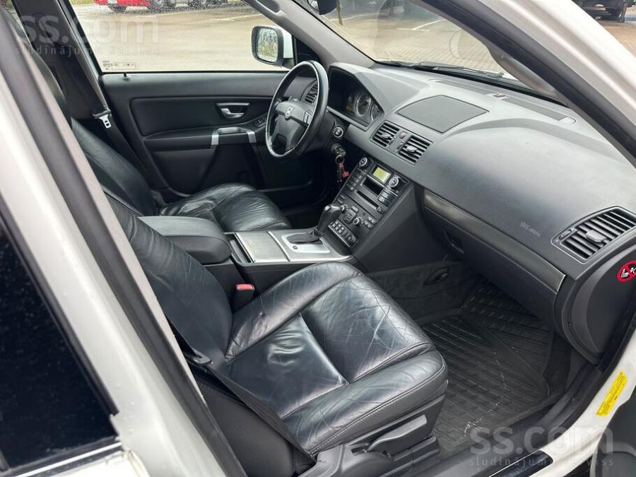 Balts Volvo XC90 2008 Rīga, ar dzinēja tilpumu 2.40 L un nobraukumu 227 tūkst. km par 4780 €, foto 11 vietnē AUTOMOTO.COM.LV