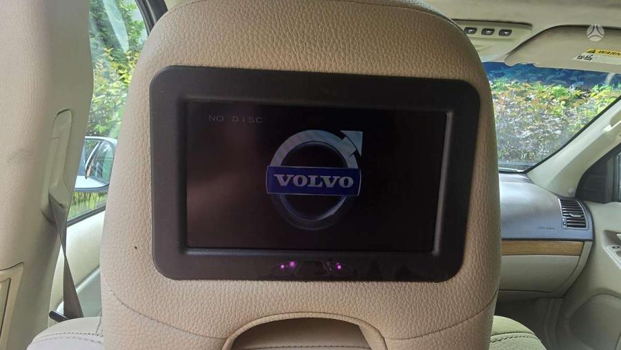 White Volvo XC90 2008 in Riga, with an engine capacity of 3.19 L and mileage of 275 thousand km for 4500 €, photo 16 on AUTOMOTO.COM.LV