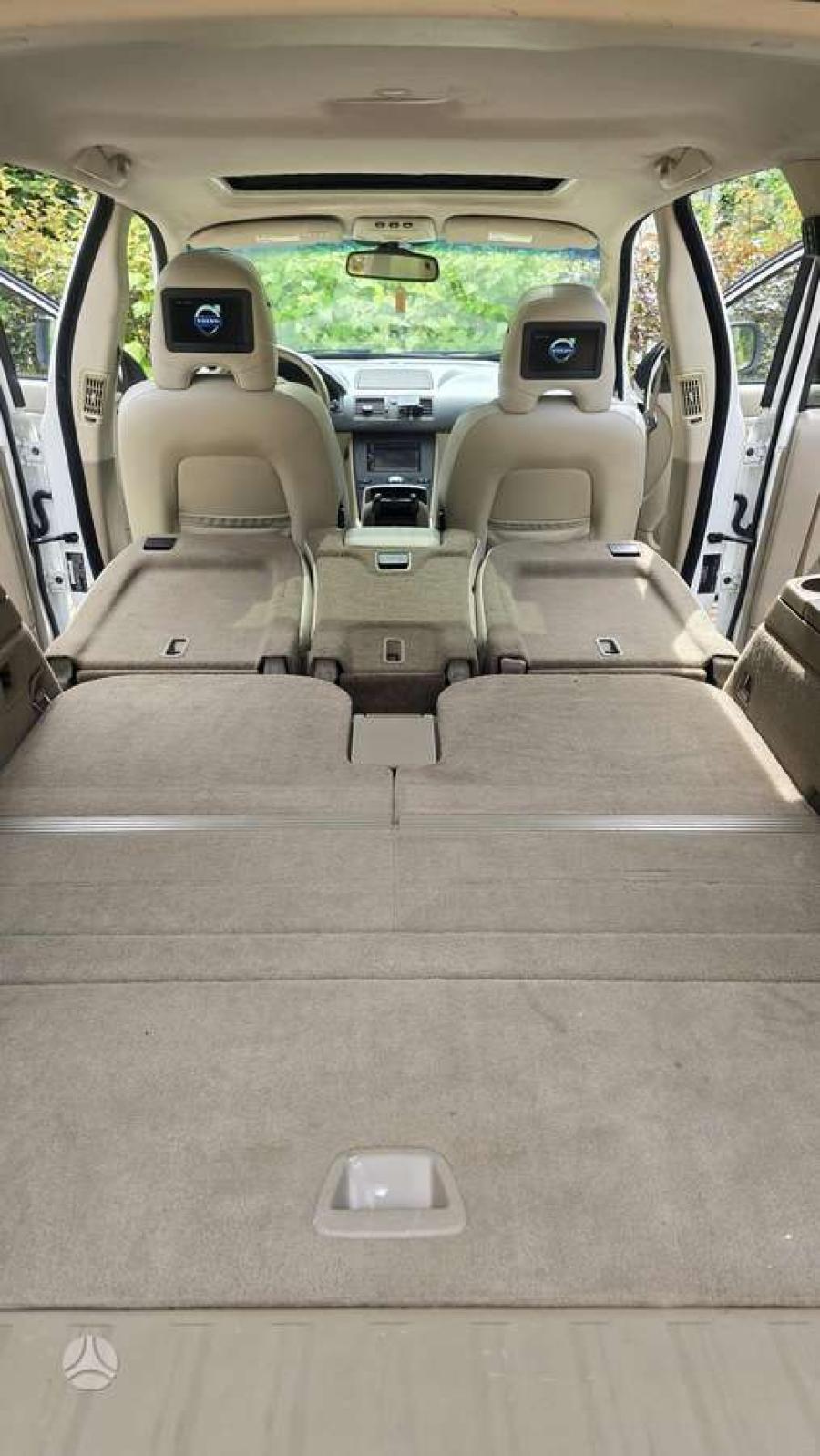 White Volvo XC90 2008 in Riga, with an engine capacity of 3.19 L and mileage of 275 thousand km for 4500 €, photo 19 on AUTOMOTO.COM.LV