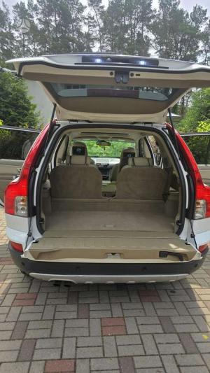 White Volvo XC90 2008 in Riga, with an engine capacity of 3.19 L and mileage of 275 thousand km for 4500 €, photo 20 on AUTOMOTO.COM.LV