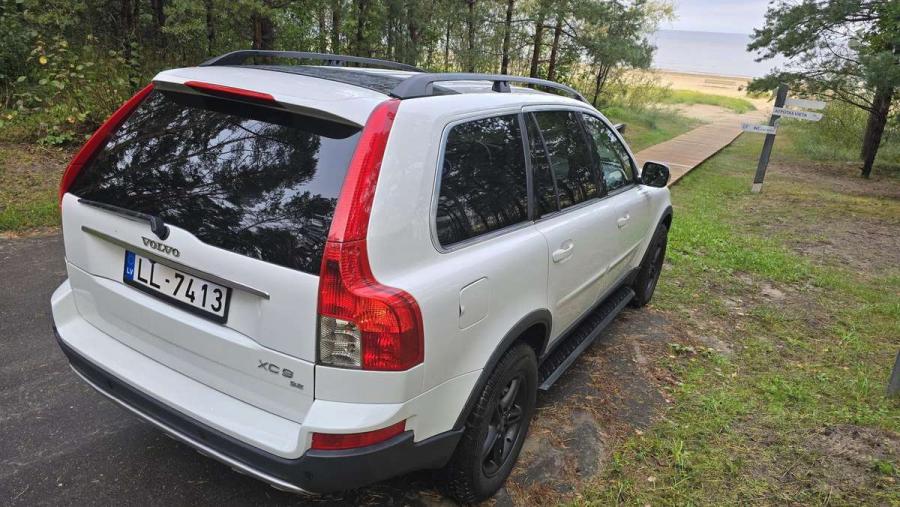 White Volvo XC90 2008 in Riga, with an engine capacity of 3.19 L and mileage of 275 thousand km for 4500 €, photo 26 on AUTOMOTO.COM.LV