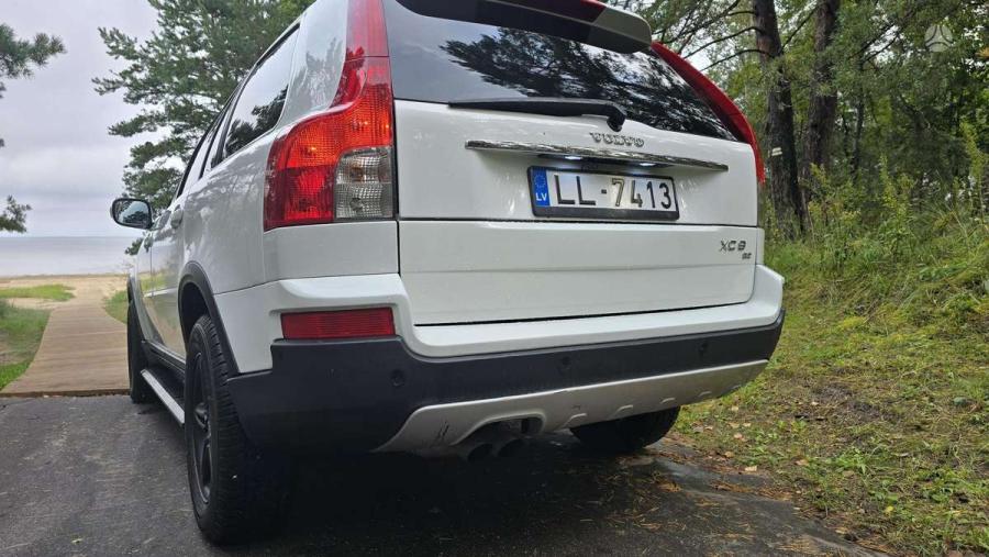 White Volvo XC90 2008 in Riga, with an engine capacity of 3.19 L and mileage of 275 thousand km for 4500 €, photo 27 on AUTOMOTO.COM.LV