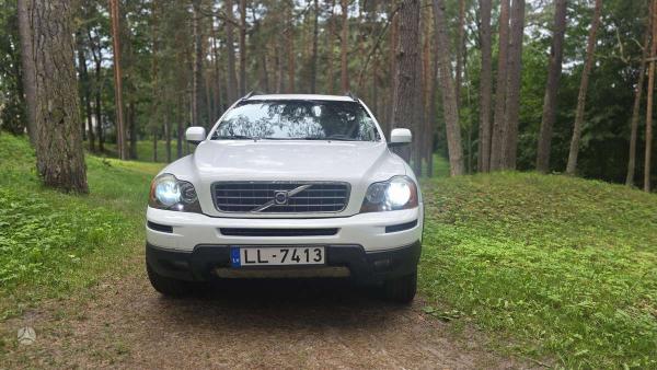 Volvo XC90 2008 Rīga vietnē Balts Volvo XC90 2008 Rīga, ar dzinēja tilpumu 3.19 L un nobraukumu 275 tūkst. km par 4500 €, foto 4 vietnē AUTOMOTO.COM.LV