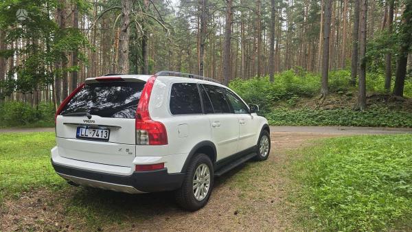 Volvo XC90 2008 Rīga vietnē Balts Volvo XC90 2008 Rīga, ar dzinēja tilpumu 3.19 L un nobraukumu 275 tūkst. km par 4500 €, foto 6 vietnē AUTOMOTO.COM.LV