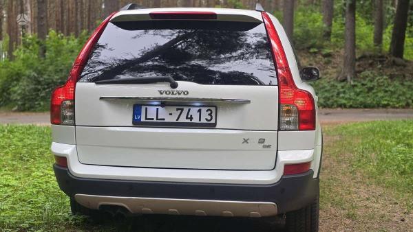 Volvo XC90 2008 Rīga vietnē Balts Volvo XC90 2008 Rīga, ar dzinēja tilpumu 3.19 L un nobraukumu 275 tūkst. km par 4500 €, foto 7 vietnē AUTOMOTO.COM.LV