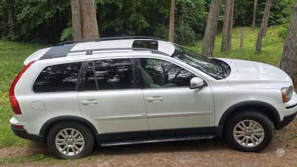 Volvo XC90 2008 Rīga vietnē Balts Volvo XC90 2008 Rīga, ar dzinēja tilpumu 3.19 L un nobraukumu 275 tūkst. km par 4500 €, foto 9 vietnē AUTOMOTO.COM.LV
