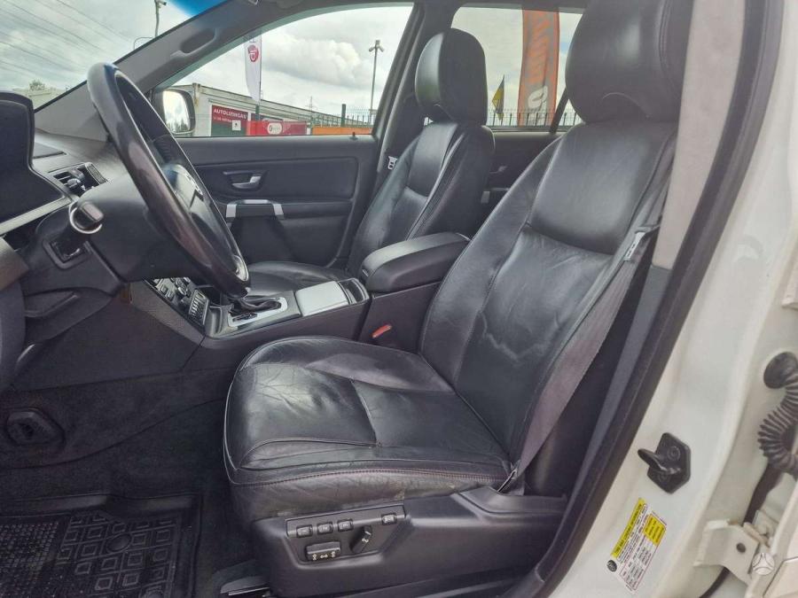 Balts Volvo XC90 2008 Kauņa, ar dzinēja tilpumu 3.20 L un nobraukumu 398 tūkst. km par 4999 €, foto 13 vietnē AUTOMOTO.COM.LV