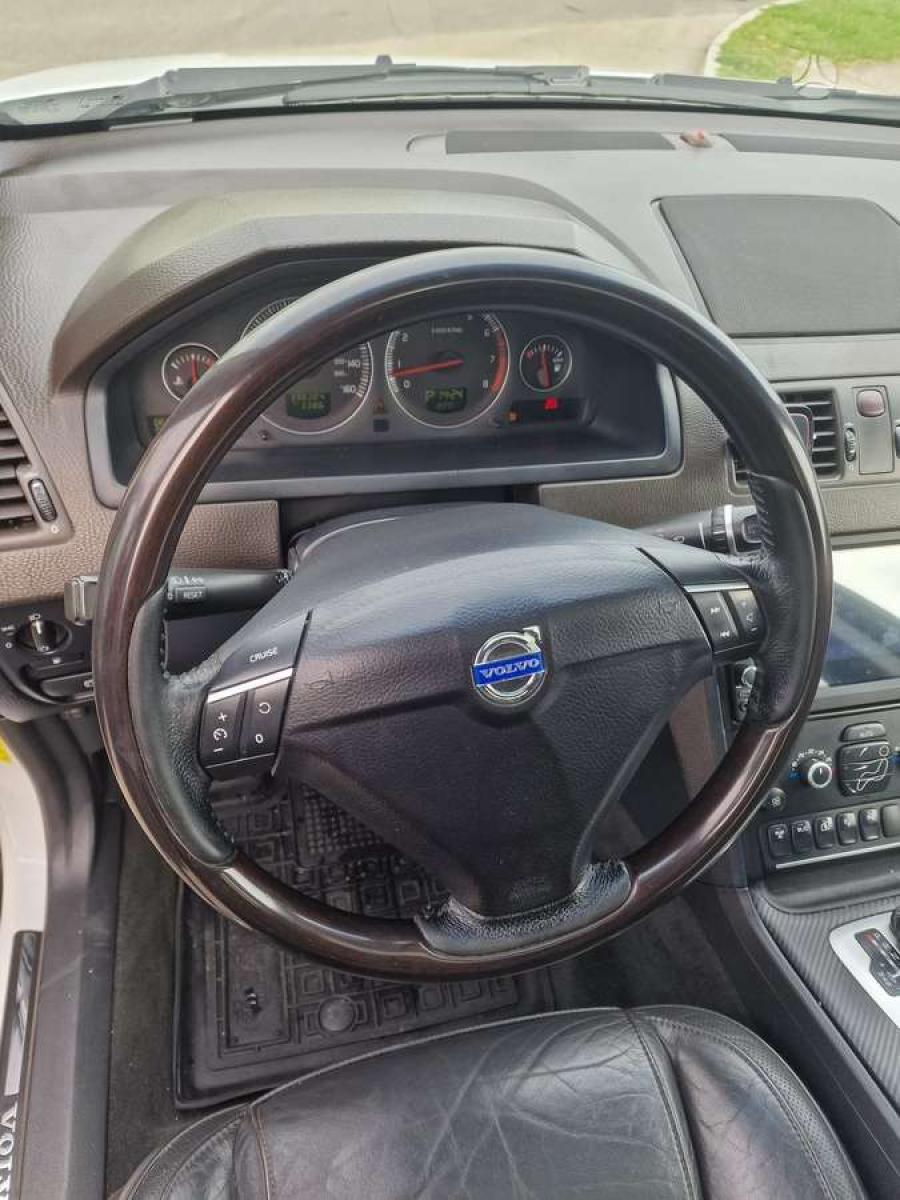 Balts Volvo XC90 2008 Kauņa, ar dzinēja tilpumu 3.20 L un nobraukumu 398 tūkst. km par 4999 €, foto 17 vietnē AUTOMOTO.COM.LV